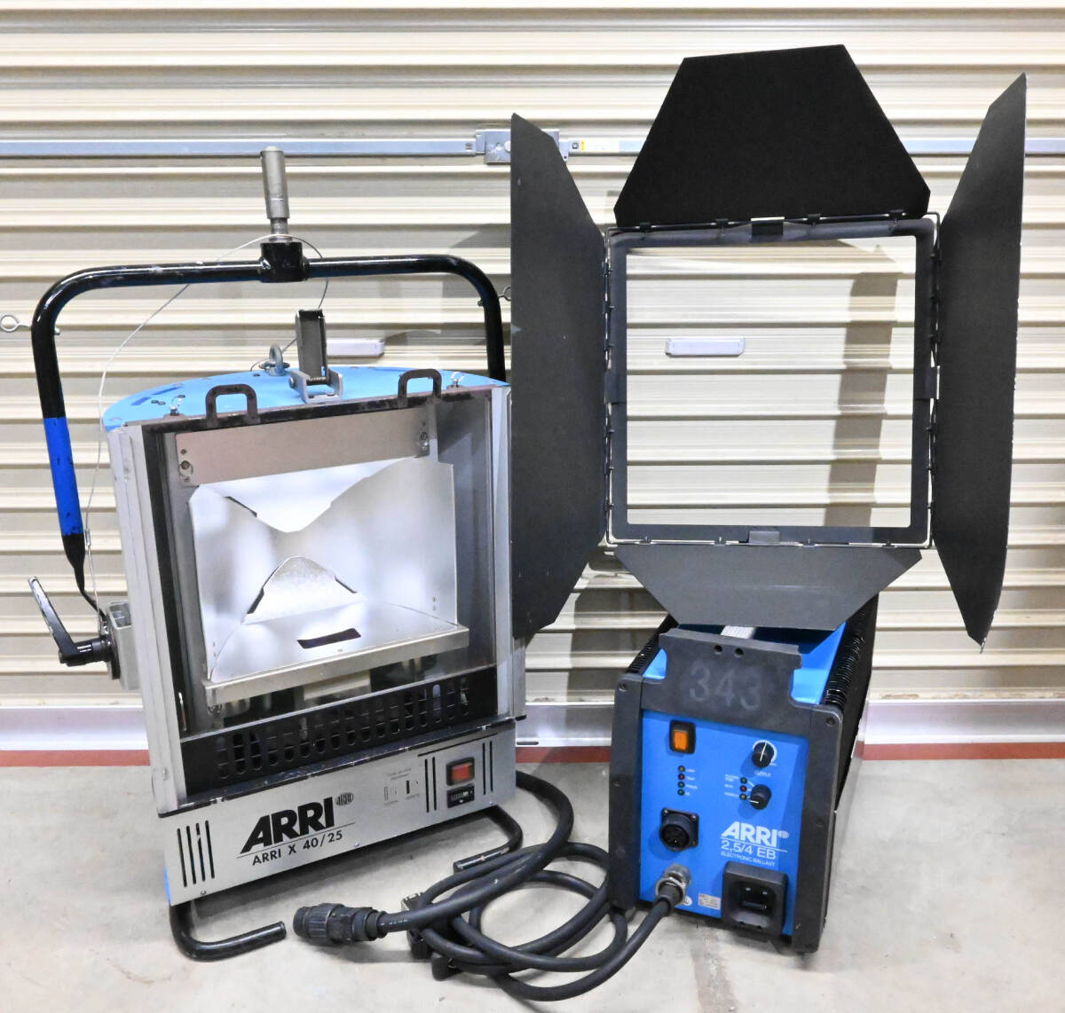 Yahoo!オークション - H717 ARRI アリ ARRI X 40/25 4000W ARRI 2.5/4 ...