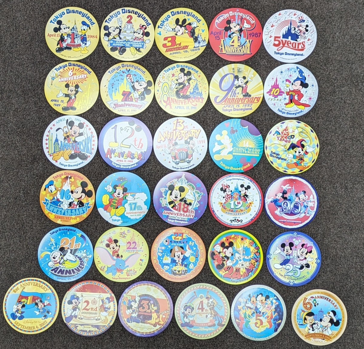 東京ディズニーランド 25周年 缶バッチ形 ポストカードセット 東京ディズニーランド 25周年 缶バッチ形 ポストカードセット