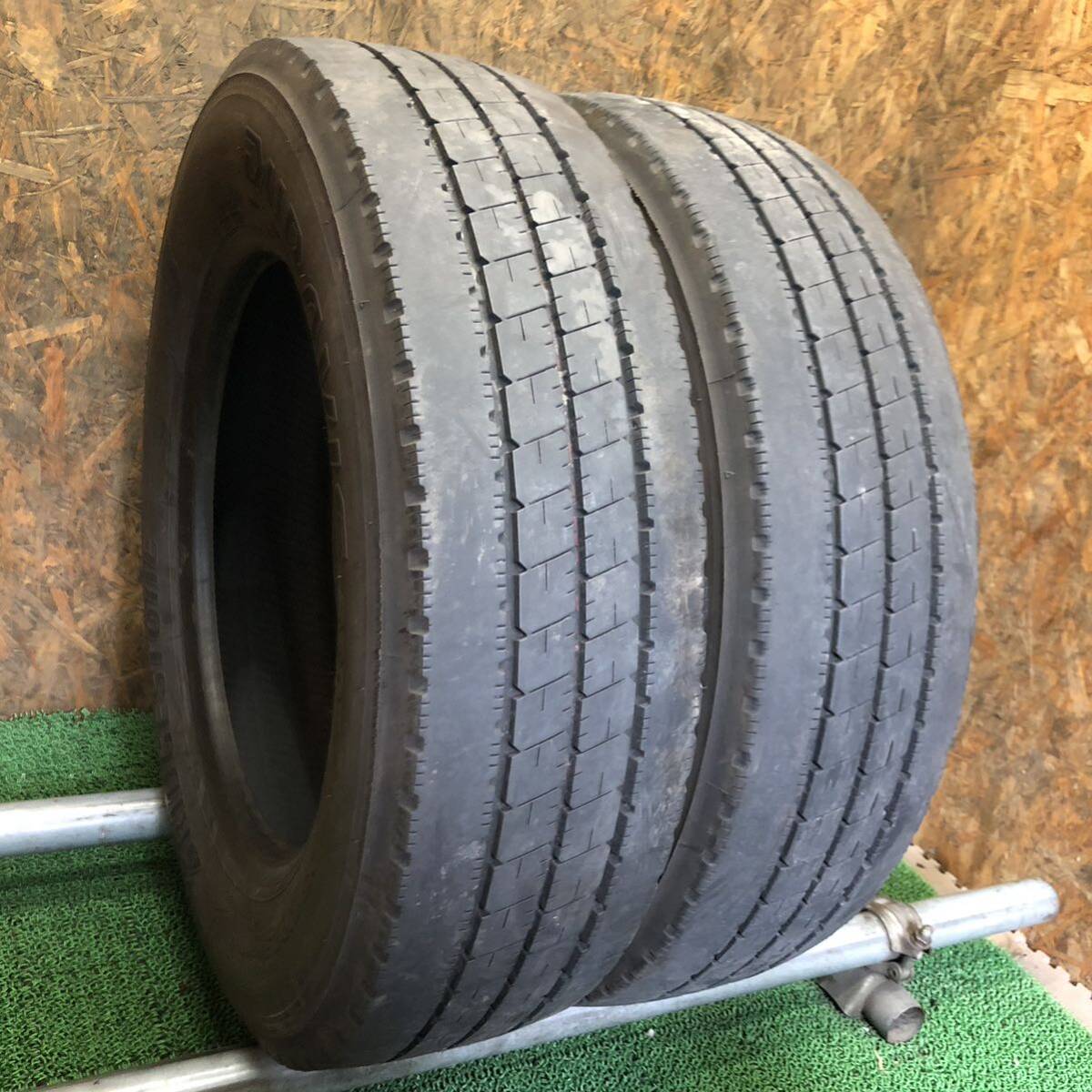 Yahoo!オークション - BS DURAVIS R207 215/70R17.5 118/116N LT 極上...