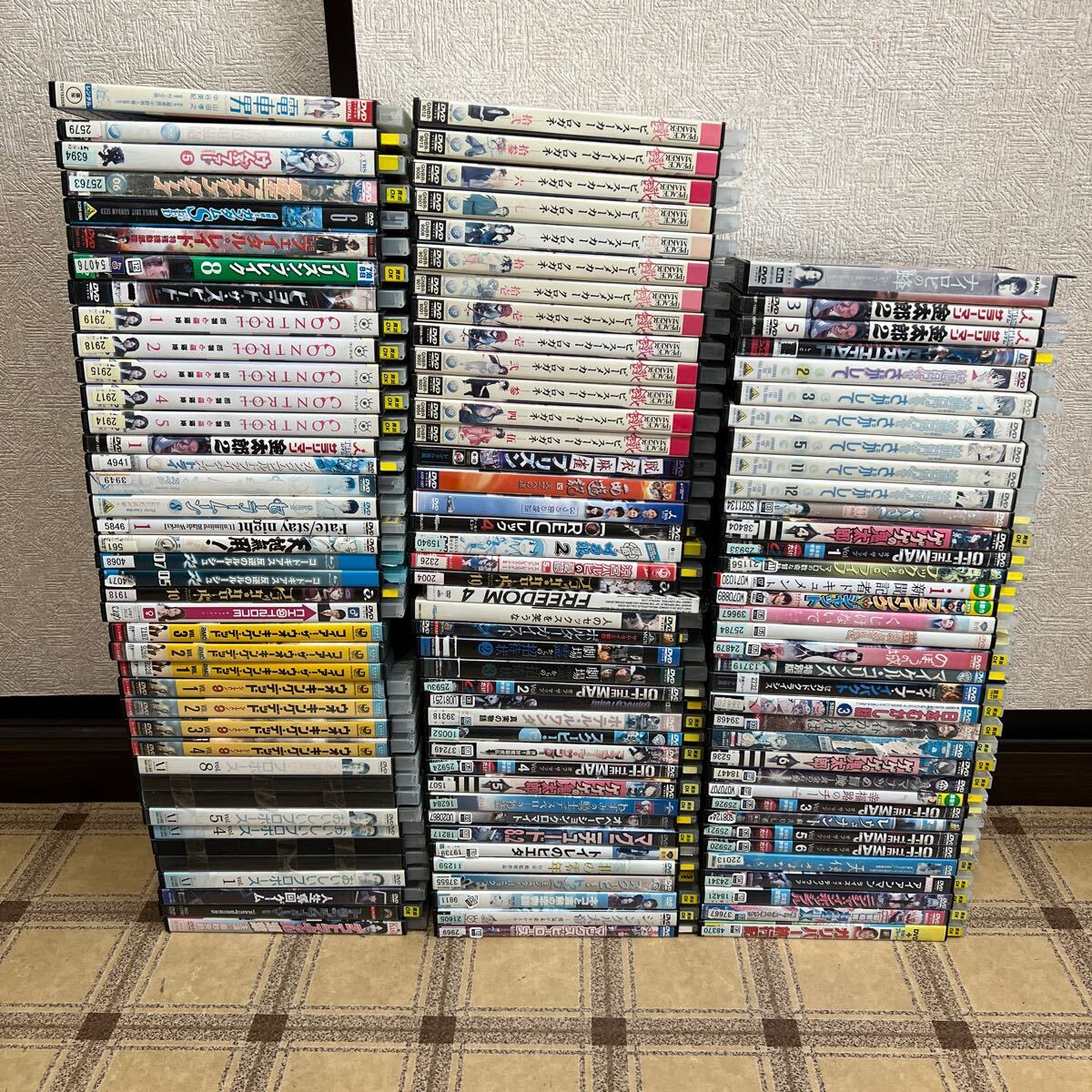 Yahoo!オークション - レンタルDVD 118枚まとめ売り 大量 現状品 アニ...