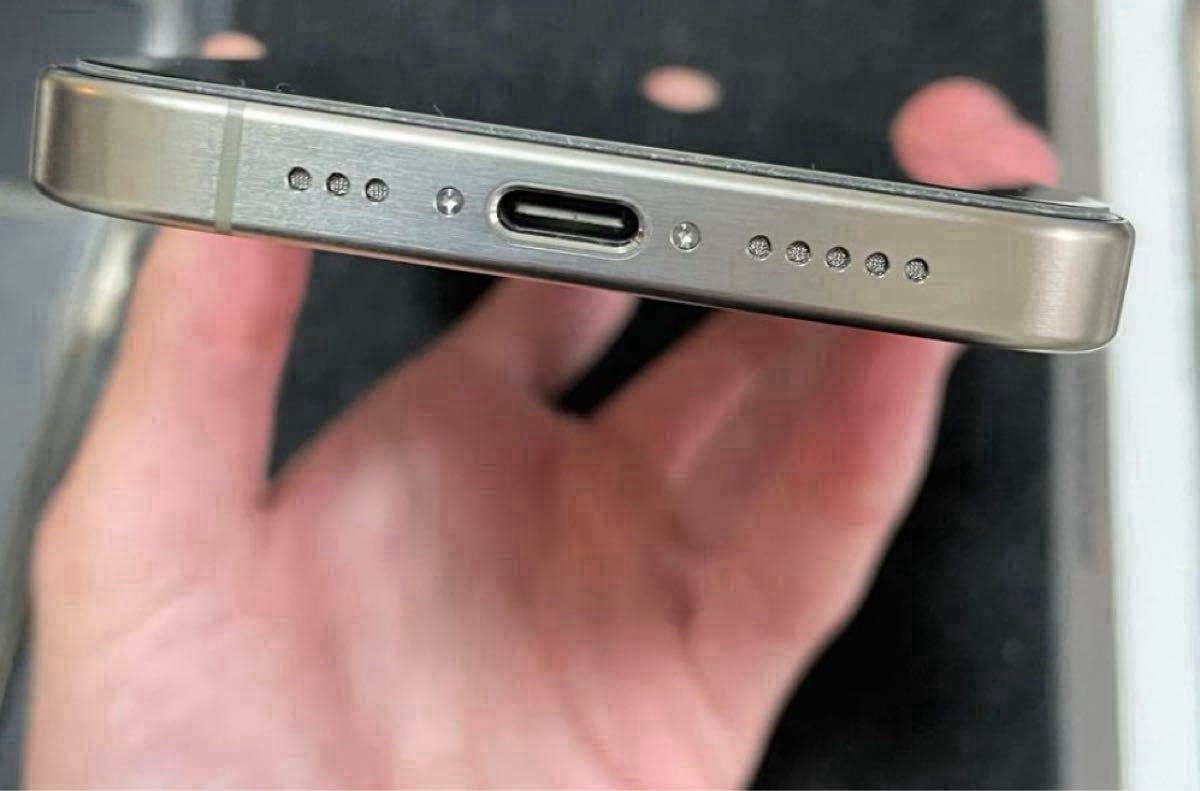 美品 iPhone 15 Pro ナチュラルチタニウム 128 GB SIMフリー 美品 iPhone 15 Pro ナチュラルチタニウム 128 GB SIMフリー