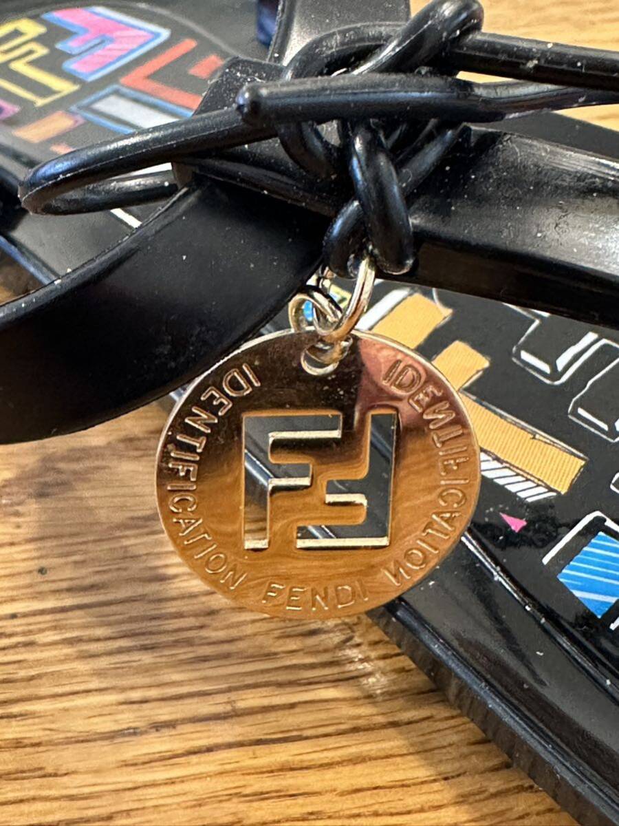名作 本物 未使用品 FENDI フェンディ ズッカ柄 ロゴ ストラップ 名作 本物 未使用品 FENDI フェンディ ズッカ柄 ロゴ ストラップ