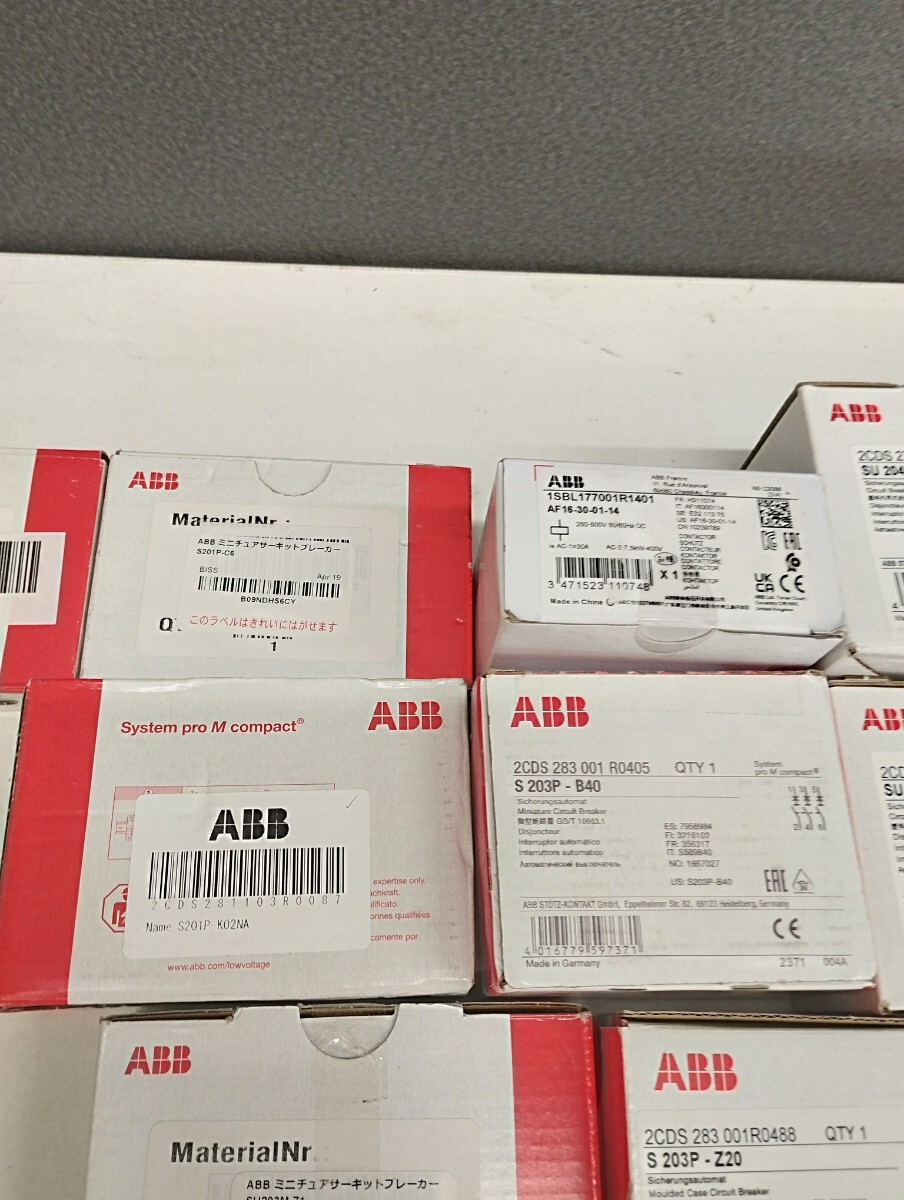 Yahoo!オークション - 0605y2320【まとめ】大量 ABB ブレーカー ミニチ...