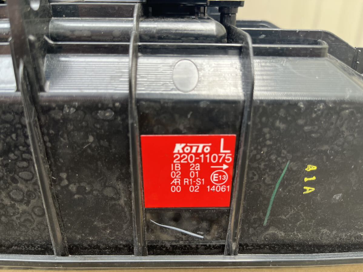 Yahoo!オークション - 左右セット 新車外し 小糸 LEDテールランプ KOIT...