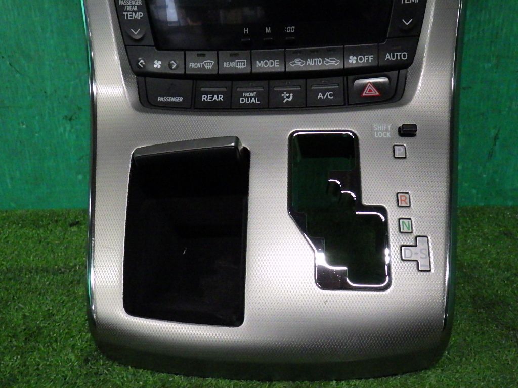 Yahoo!オークション - アルファード[GGH20W 後期]マルチモニター(純正...