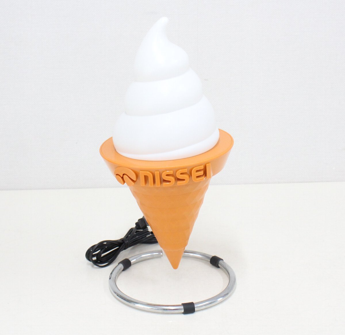 kb79 NISSEI ソフトクリーム型スタンドライト 2011年製 現状品 高さ43cm 口金E26 100V 電飾 店舗 ディスプレイ 日世 ニッセイ(その他)｜売買されたオークション情報 ...