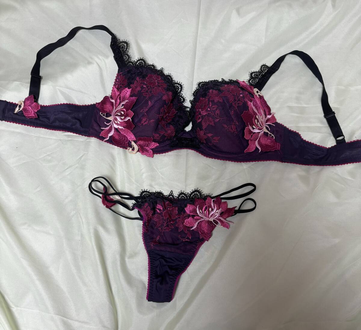 Yahoo!オークション - ブライダル用 マタニティー用 サルート F75 M 黒紫