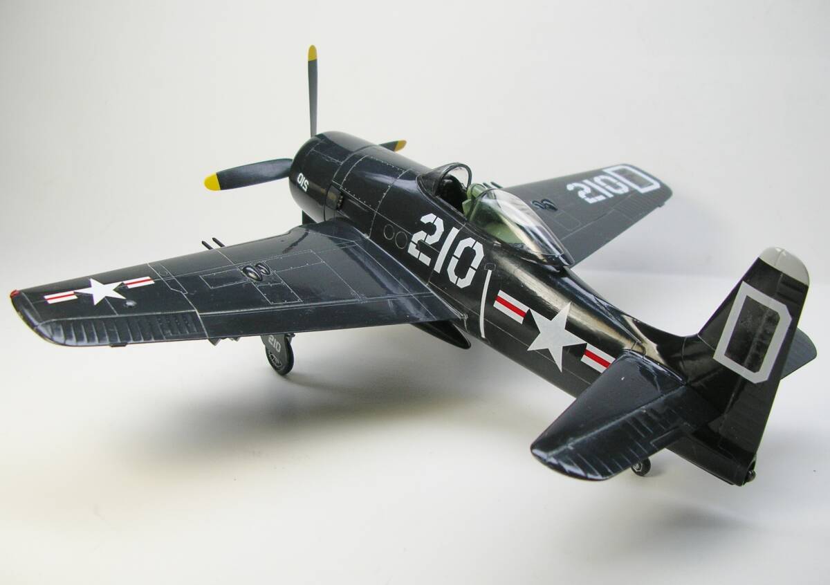 Yahoo!オークション - アメリカ海軍 F8F-2ベアキャット戦闘機 1/48 塗...