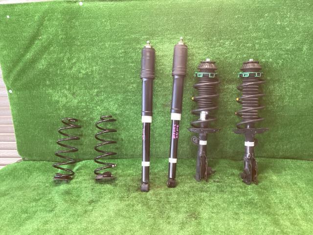 フィット DBA-GK3 ストラット アブソーバーセット 1台分 13G L ホンダセンシング NH880M 51611-T5B-J62.51621-T5B-J62(サスペンションキット（一式 ...
