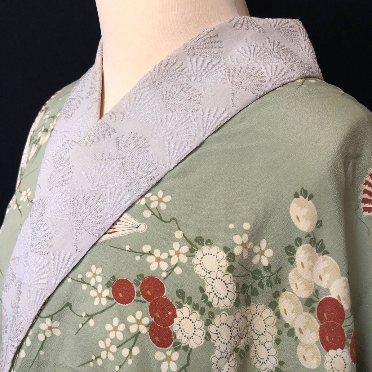 Yahoo!オークション - 長襦袢 菊 よもぎ色 淡い アンティーク 着物 昭...