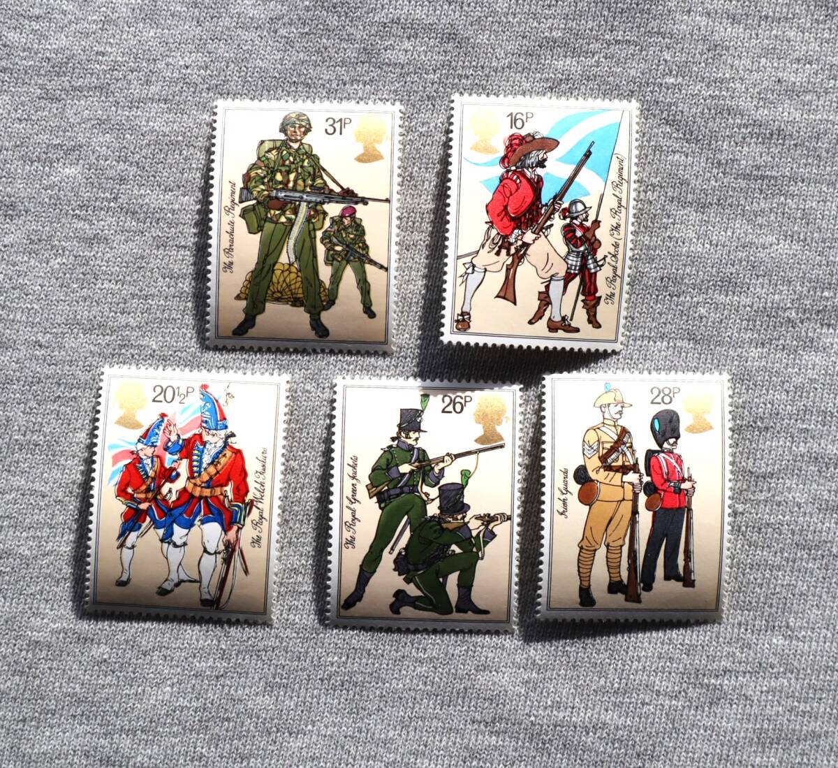 Yahoo!オークション - E95 イギリス 兵士 兵隊の服装 5種 単片切手5枚