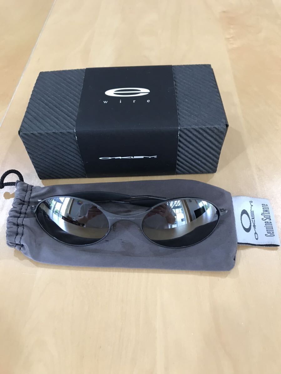 オークリー イーワイヤー OAKLEY e wire ダーク ブラック used 箱 袋あり(金属フレーム)｜売買されたオークション情報、yahooの商品情報をアーカイブ公開 - オークファン ...