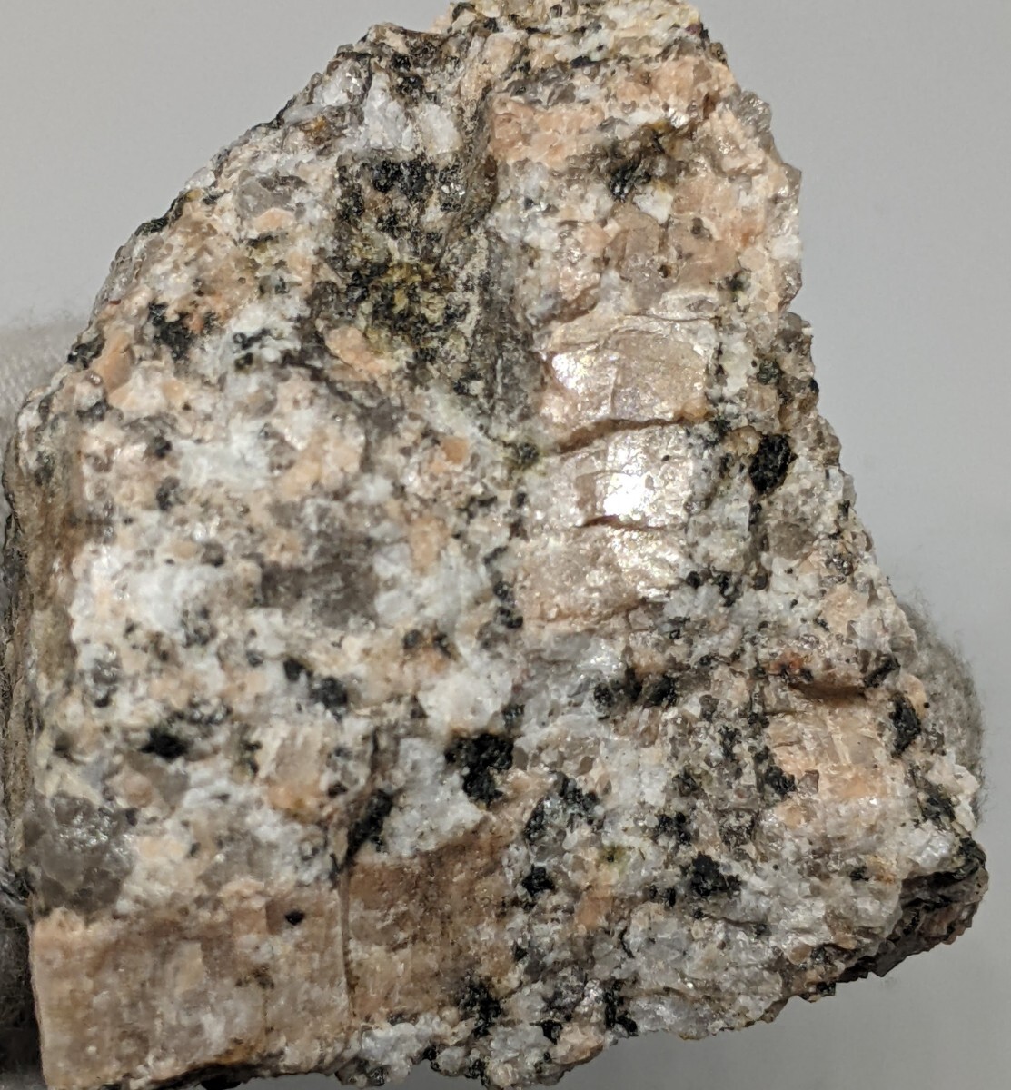 Yahoo!オークション - 淡いピンク長石がみられる 花崗岩 90g no57 岩...