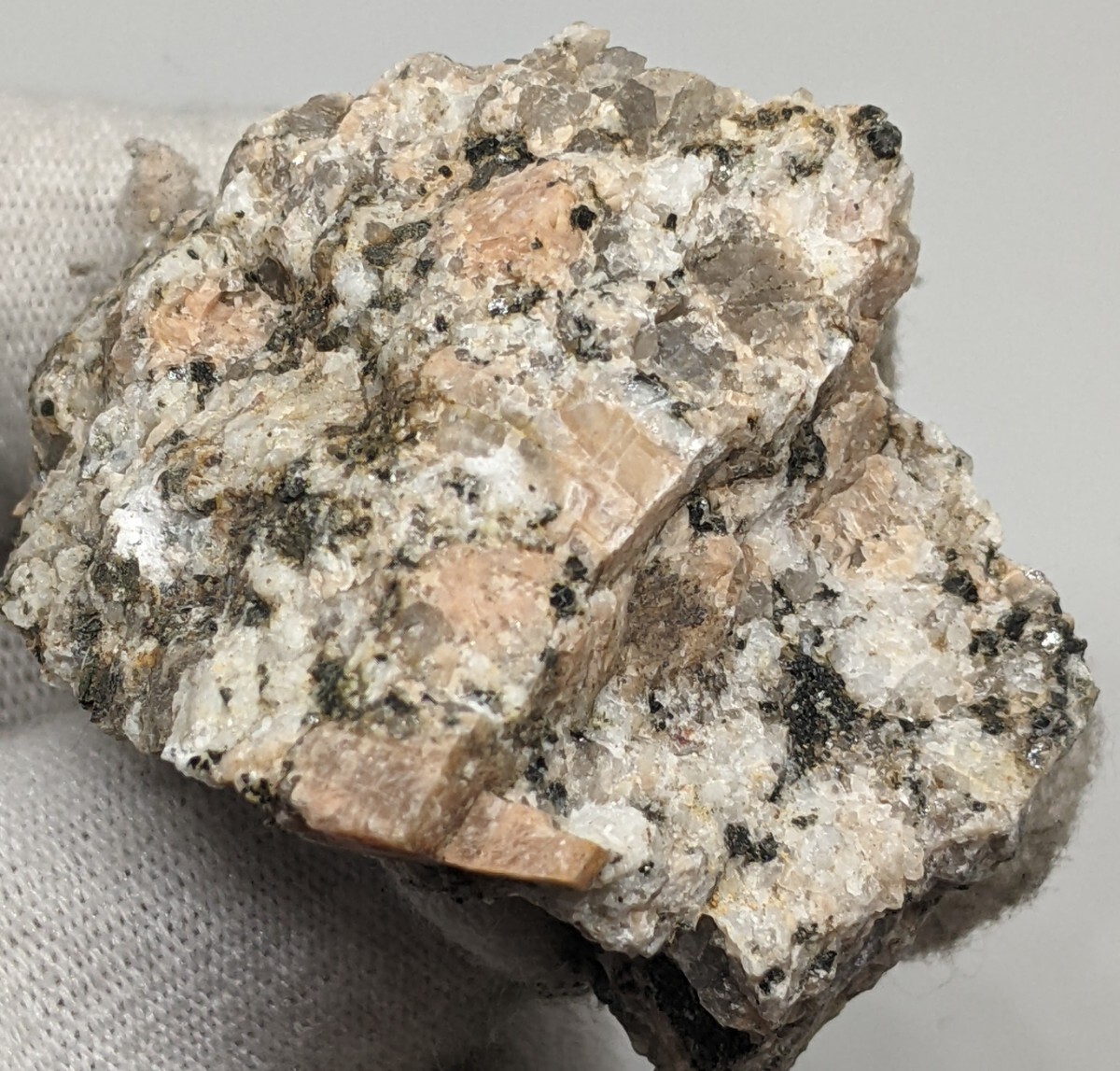 淡いピンク長石 花崗岩 桜御影 岩石69g no58 鉱物標本 国産鉱物 天然石(原石)｜売買されたオークション情報、yahooの商品情報をアーカイブ公開 - オークファン（aucfan.com）