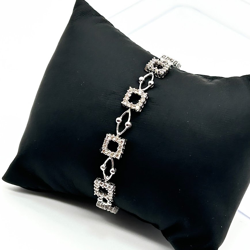 Yahoo!オークション - 1000円～ 9.8g K18刻印有り ダイヤモンド ブレ...