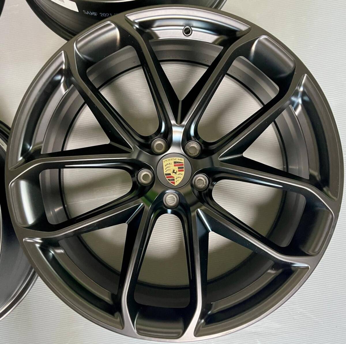 Yahoo!オークション - ポルシェ マカン GT デザイン 95B 21インチ4本...