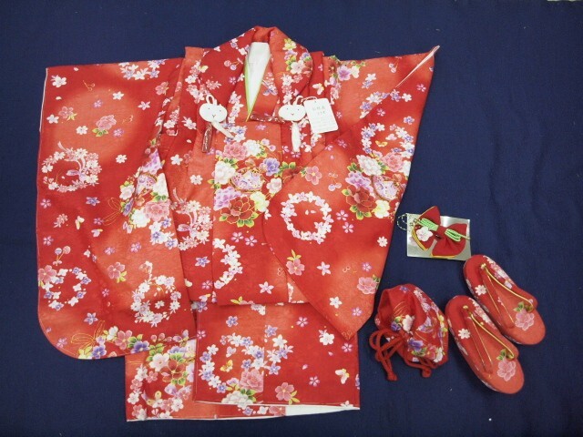 Yahoo!オークション - 七五三 30456 お祝い三歳被布コートセット 赤 花...