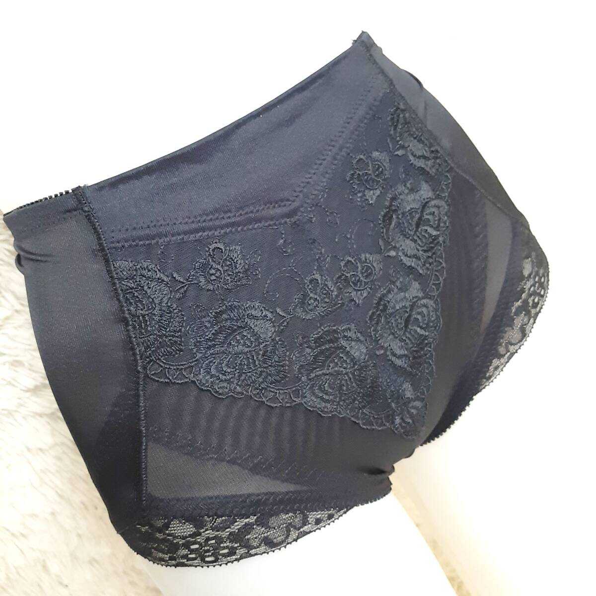 Yahoo!オークション - 匿名配送 ほぼ未使用 THEORIA おなか立体レース ...