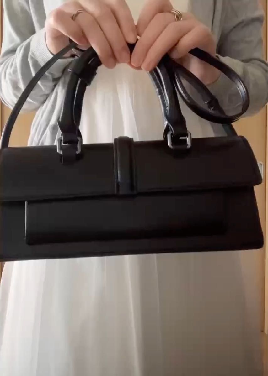 ザラ ZARA 未使用 フラップ シティ ショルダーバッグ近年 ザラ ZARA 未使用 フラップ シティ ショルダーバッグ近年