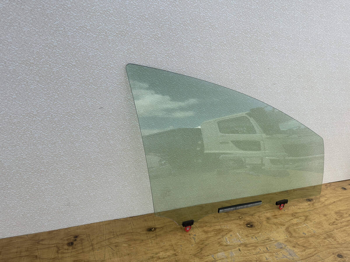 Yahoo!オークション - アクア NHP10 右フロントドアガラス 43R-00033