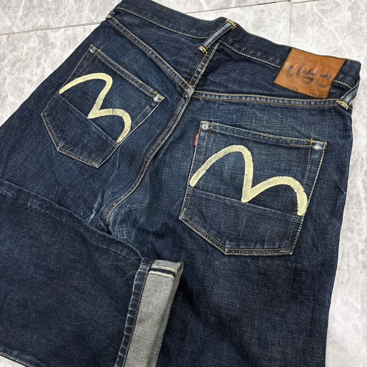 1円~ 日本製 ' モデル' EVISU エヴィス 隠しリベット 赤耳 ダブルカモメ ペイント いちご デニムパンツ / ジーンズ W33 L35 メンズ(W33)｜売買されたオークション情報 ...