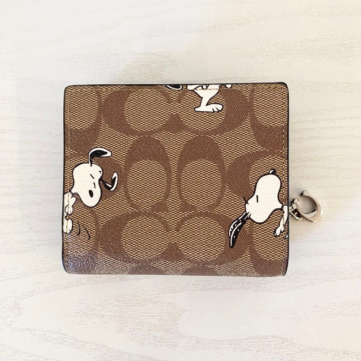 新品未使用 COACH コーチ 二つ折り財布 スヌーピー コラボ 新品未使用 COACH コーチ 二つ折り財布 スヌーピー コラボ