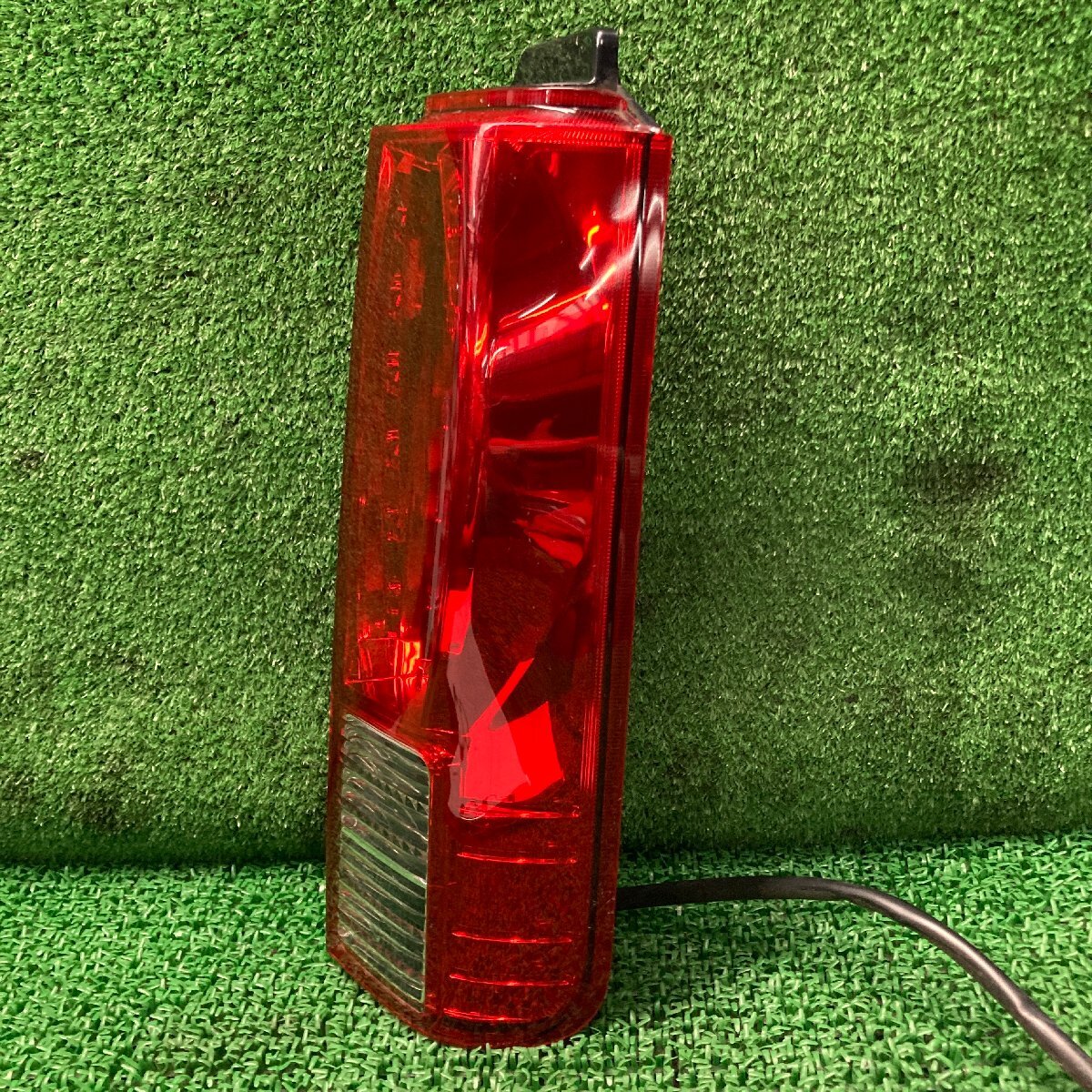 Yahoo!オークション - オッティ E H92W 右 テールランプ テールライト...