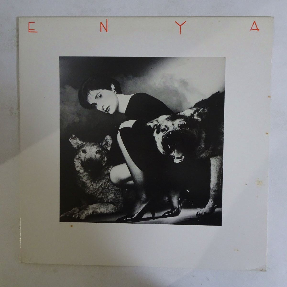 Yahoo!オークション - 10028371 【UK盤】Enya / S.T.