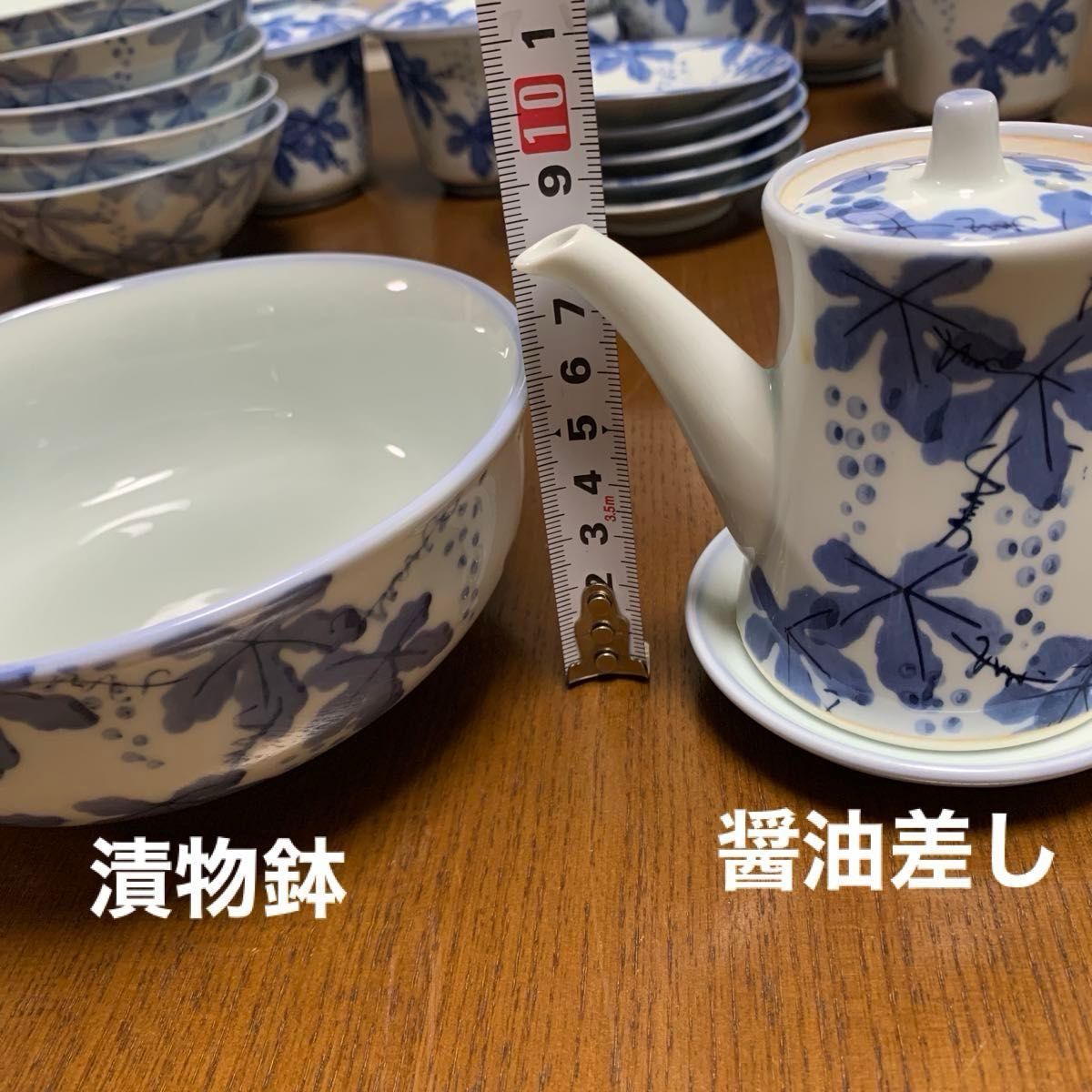 和食器セット 49点 有田焼き 西峰作 ぶどう柄 茶碗 大皿 小皿 和食器セット 49点 有田焼き 西峰作 ぶどう柄 茶碗 大皿 小皿