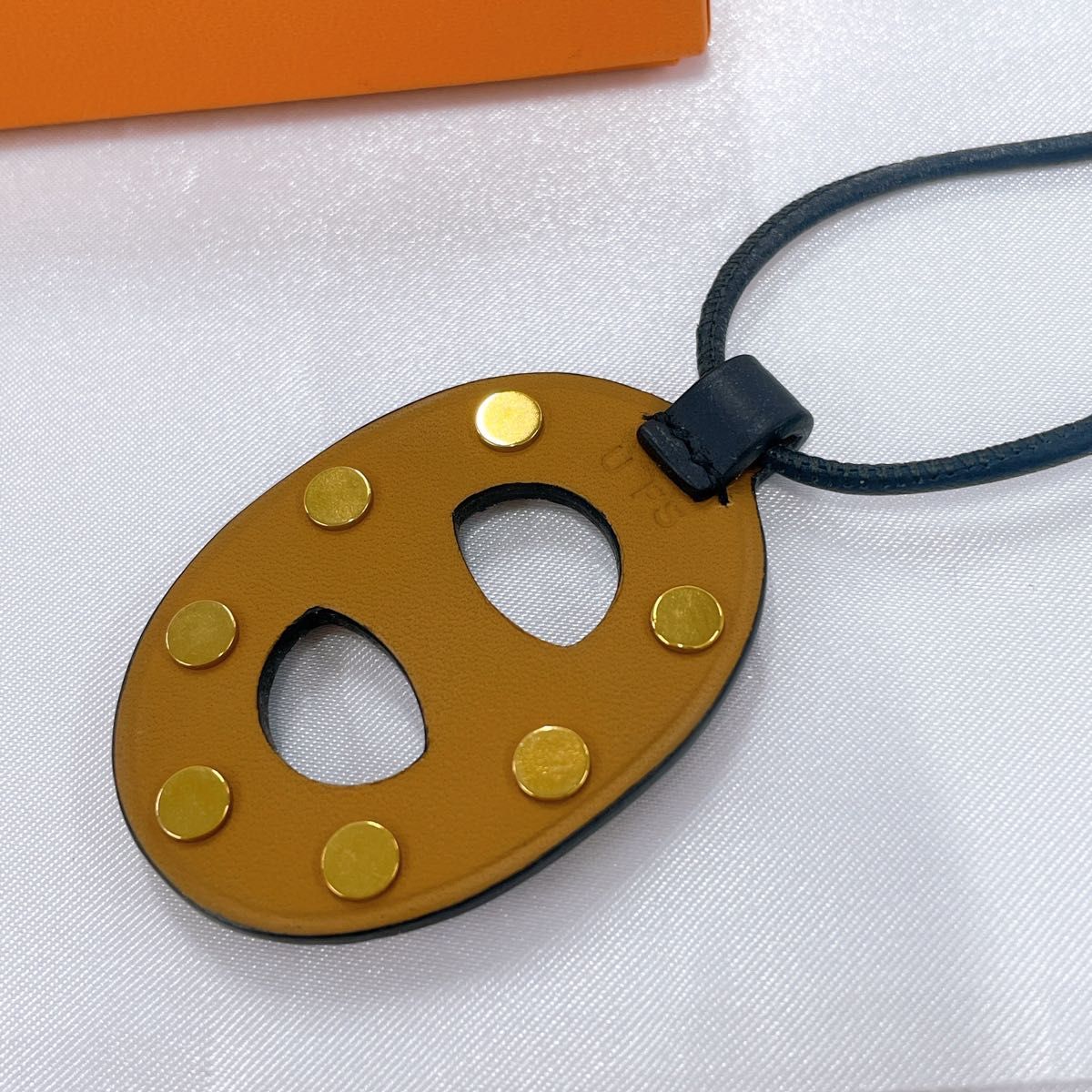 エルメス HERMES ネックレス レザー スタッズ シェーヌダンクル エルメス HERMES ネックレス レザー スタッズ シェーヌダンクル