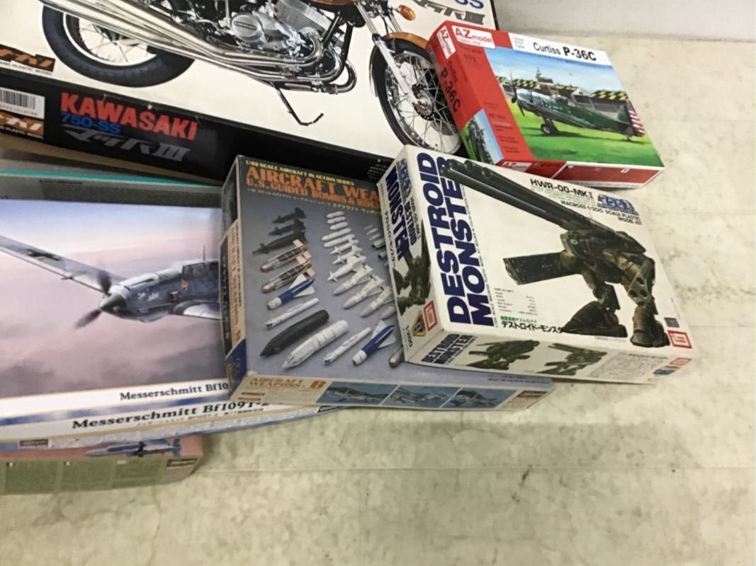 Yahoo!オークション - 1円〜 同梱不可 ジャンク 1/48等 B-24J LIBERATO...