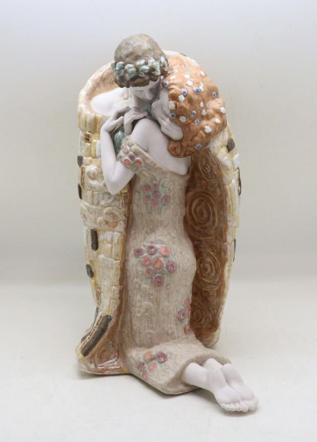 リヤドロ LLADRO 接吻 NO 8204 グスタフ・クリムト フィギュリン リヤドロ LLADRO 接吻 NO 8204 グスタフ・クリムト フィギュリン