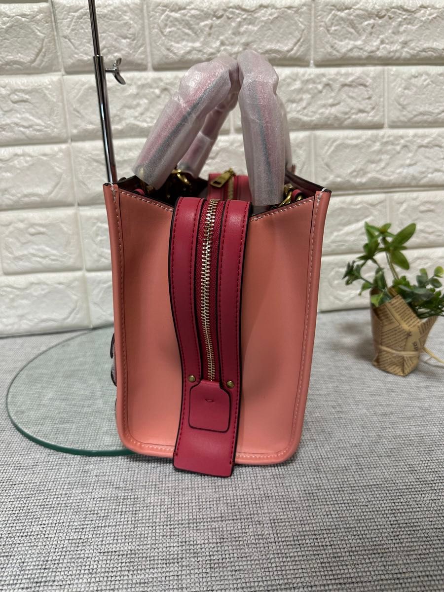 新品coach ローグ 25 カラーブロック ウィズ ティー ローズC8510 新品coach ローグ 25 カラーブロック ウィズ ティー ローズC8510