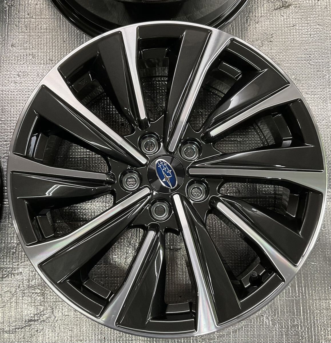 Yahoo!オークション - スバル純正 VN5 レヴォーグSTi 18インチ アルミ...