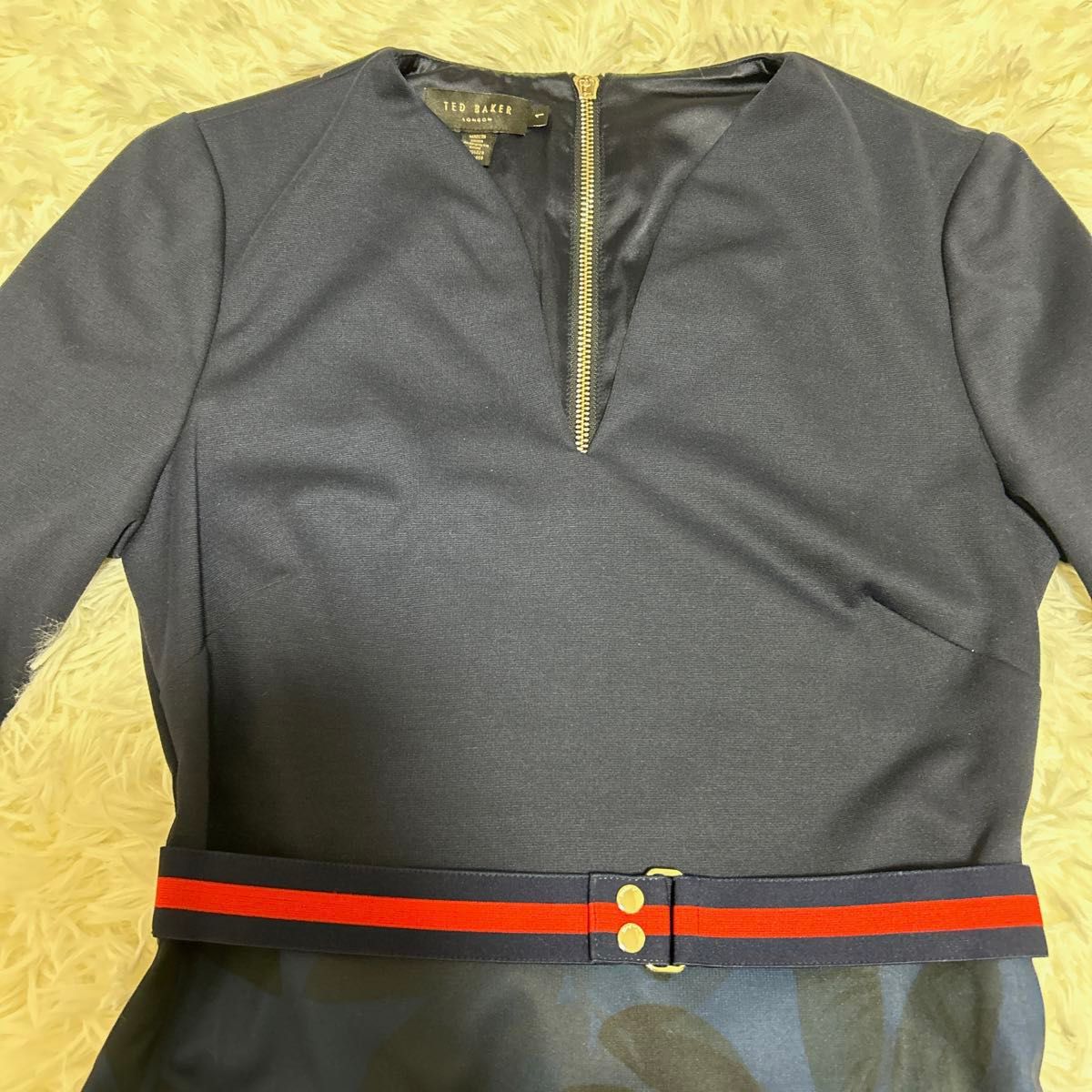 美品】Ted Baker テッドベイカー 紺色 タイガー ワンピース 美品】Ted Baker テッドベイカー 紺色 タイガー ワンピース