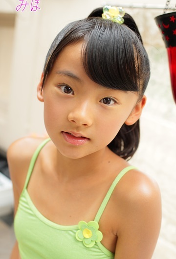 Yahoo!オークション - A4サイズ1枚「清楚系アイドル/金子美穂/U-10」...