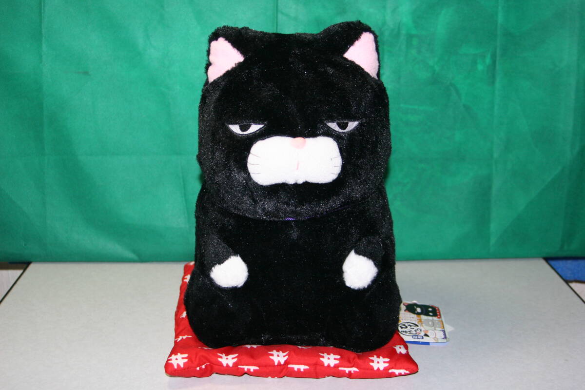ひげまんじゅう 黒豆 正座 BIG ぬいぐるみ 約36cm 黒猫 座布団に ひげまんじゅう 黒豆 正座 BIG ぬいぐるみ 約36cm 黒猫 座布団に