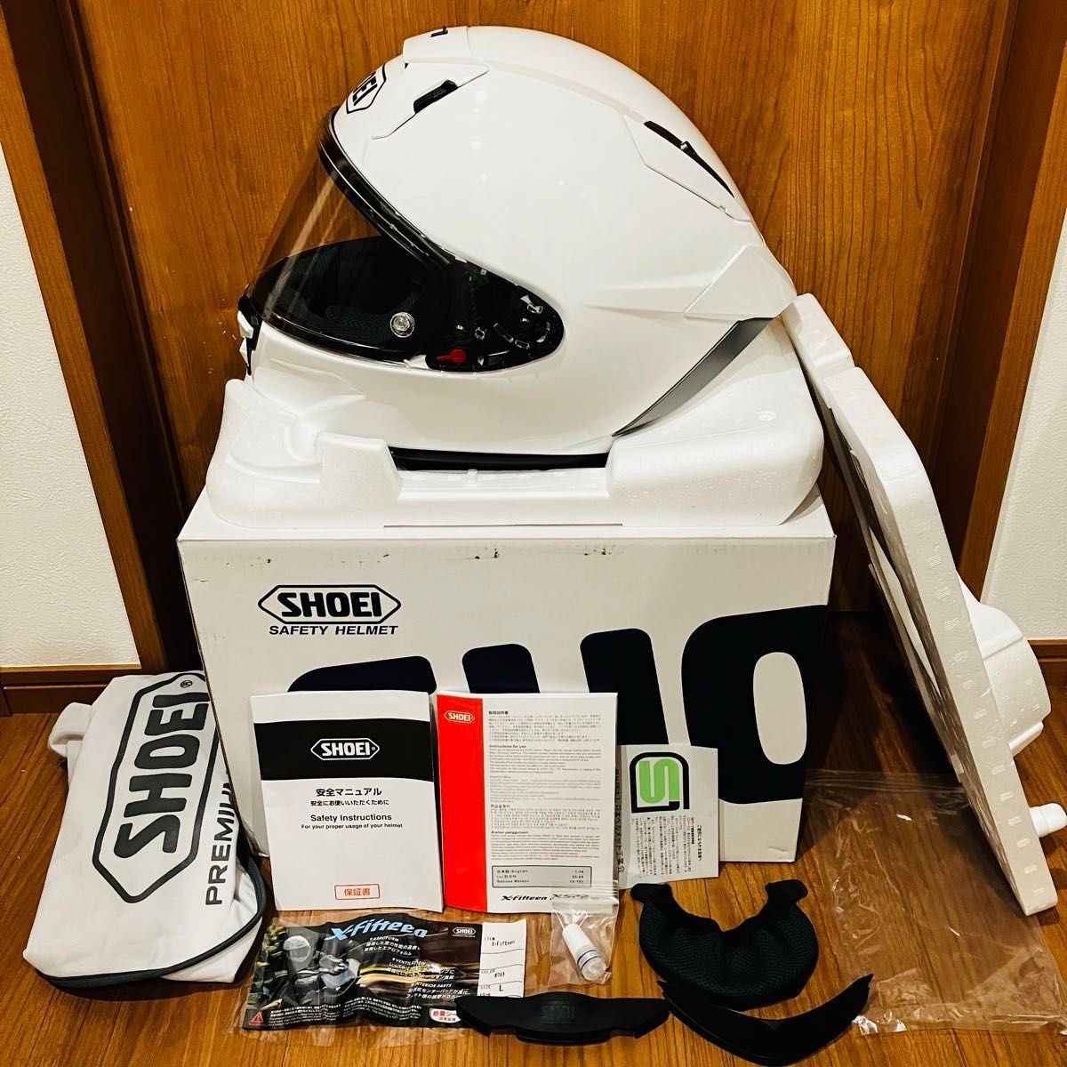 使用僅か SHOEI X-Fifteen(X-15) ホワイト Lサイズ 付属品有り 使用僅か SHOEI X-Fifteen(X-15) ホワイト Lサイズ 付属品有り