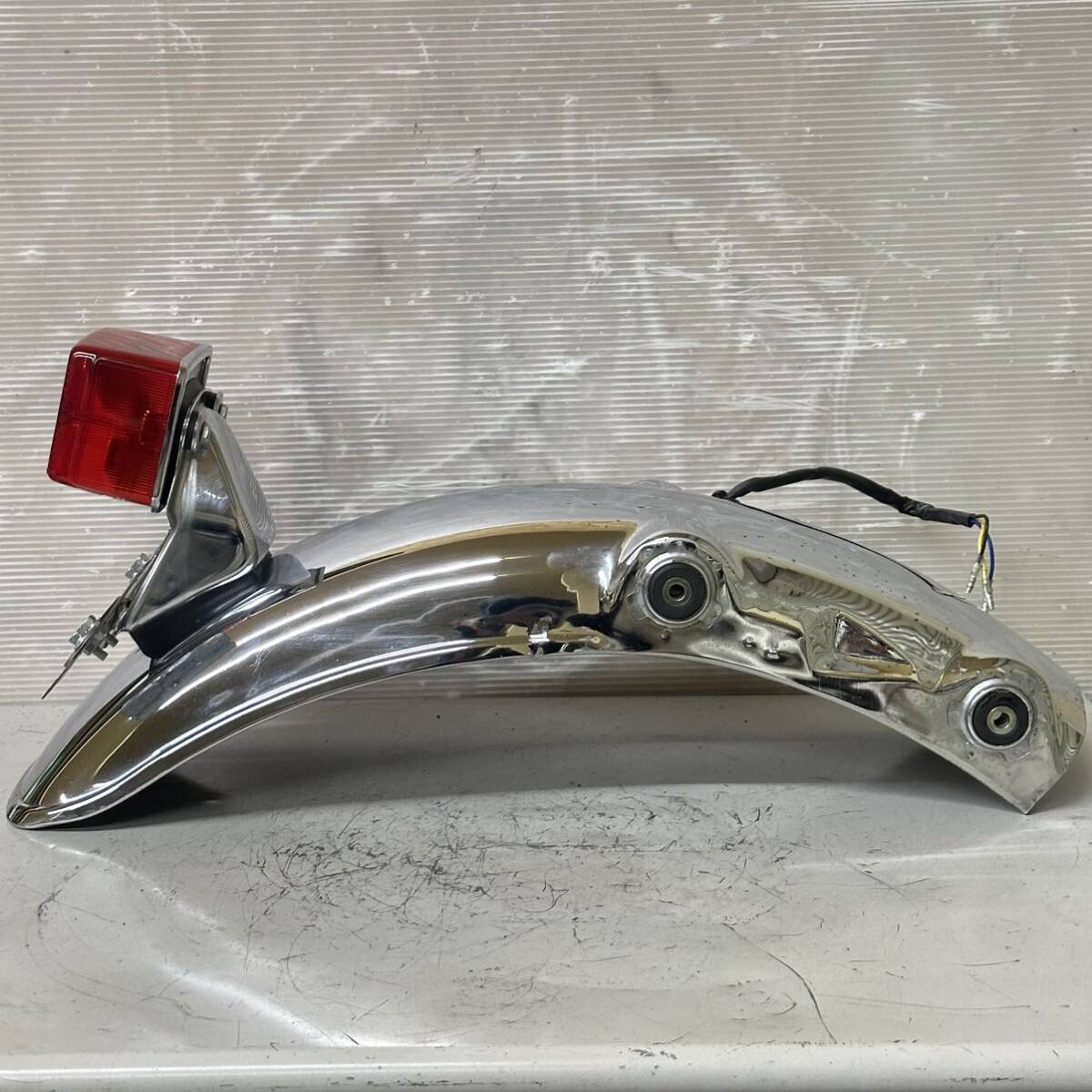 Yahoo!オークション - 00386 ヤマハ SR400 1JR 純正リアフェンダー テ...