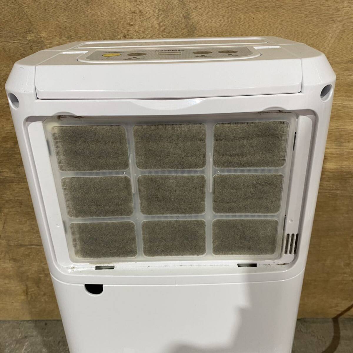 Yahoo!オークション - YAMAZEN（山善）除湿機 YDC-C60（W）2021年製