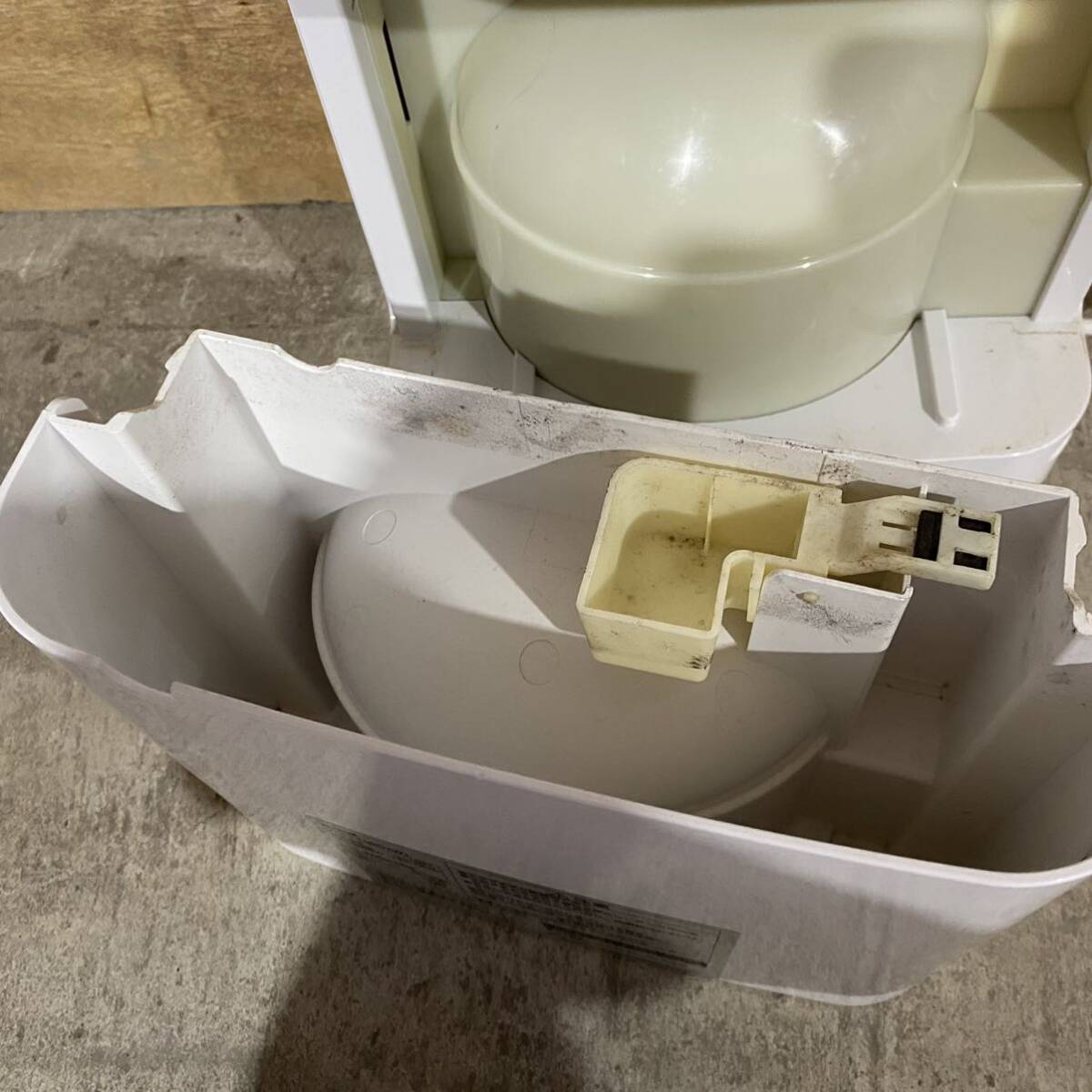 Yahoo!オークション - YAMAZEN（山善）除湿機 YDC-C60（W）2021年製