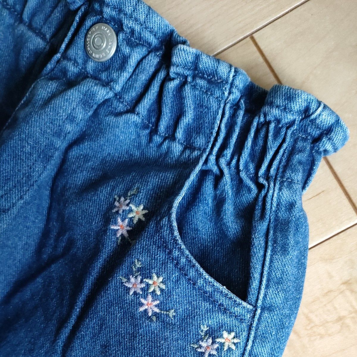 女の子 100 デニムスカート 花柄刺繍入りキッズ通年素材ボトムス 女の子 100 デニムスカート 花柄刺繍入りキッズ通年素材ボトムス
