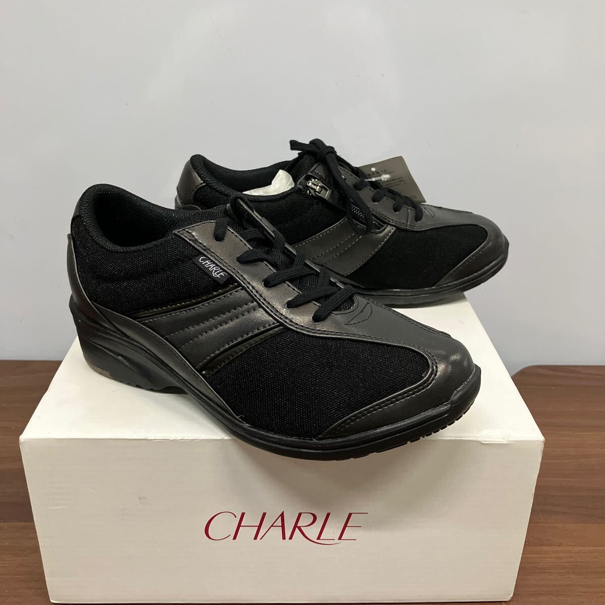 Yahoo!オークション - 【未使用】シャルレ CHARLE ウォーキングシュー...