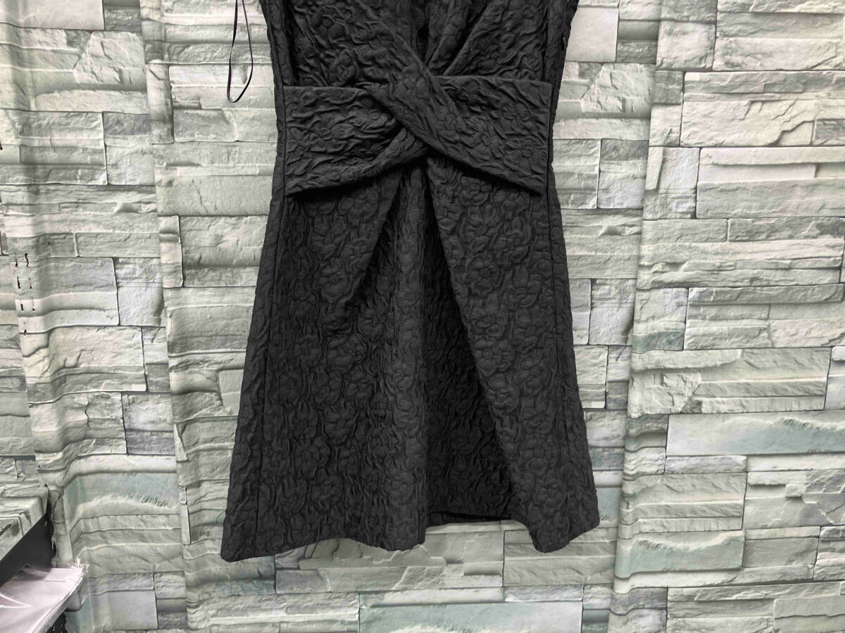 Yahoo!オークション - ISSA イッサ デザインワンピ/BLK ノースリーブワ...