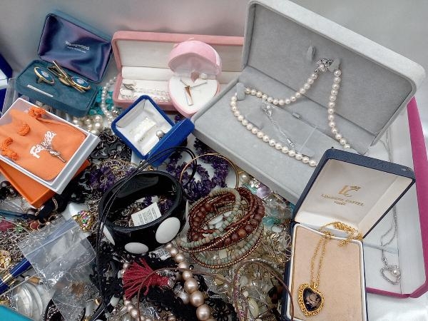 Yahoo!オークション - ジャンク 【アクセサリーまとめ売り】約4.3kg 12...