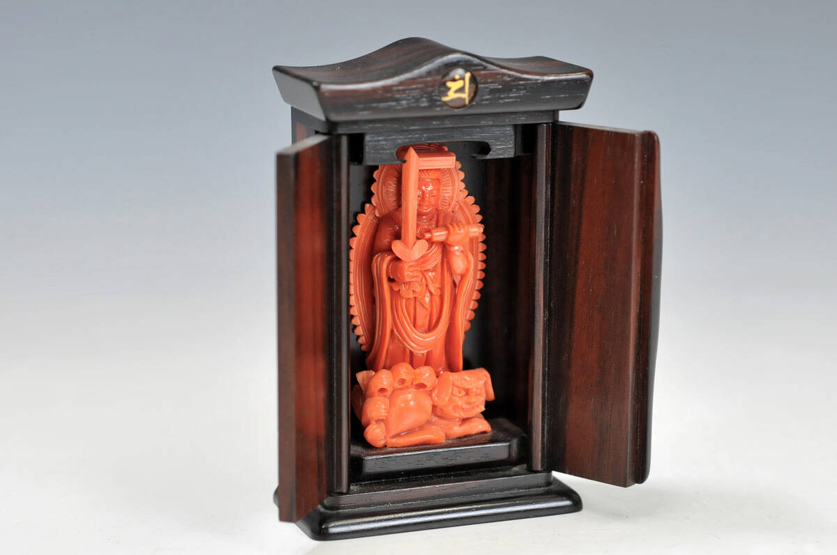 赤珊瑚 彫刻 文殊菩薩 全長：約9.5㎝ 重量：94g 唐木厨子入 仏教美術 0306033-1(仏像)｜売買されたオークション情報、yahooの商品情報をアーカイブ公開 - オークファン ...