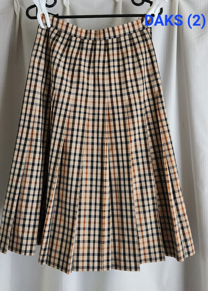 Yahoo!オークション - 品DAKS (2) DAKSチェックの定番プリーツスカート...