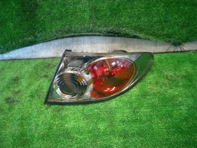 Yahoo!オークション - アテンザ DBA-GGEP 右テールランプ 20F 16W GR1A...