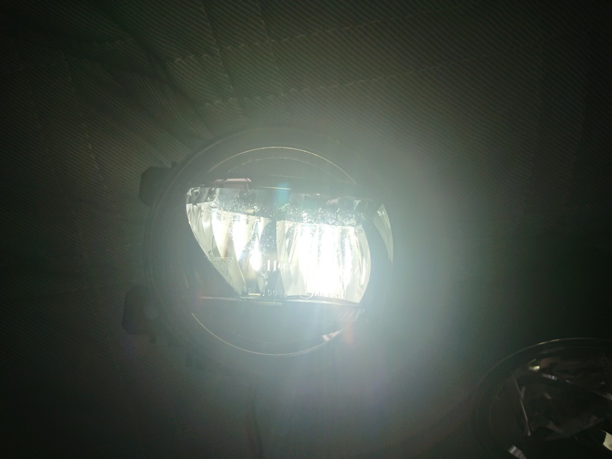 Yahoo!オークション - スバル 純正 レヴォーグ VM LEDフォグランプ 左...