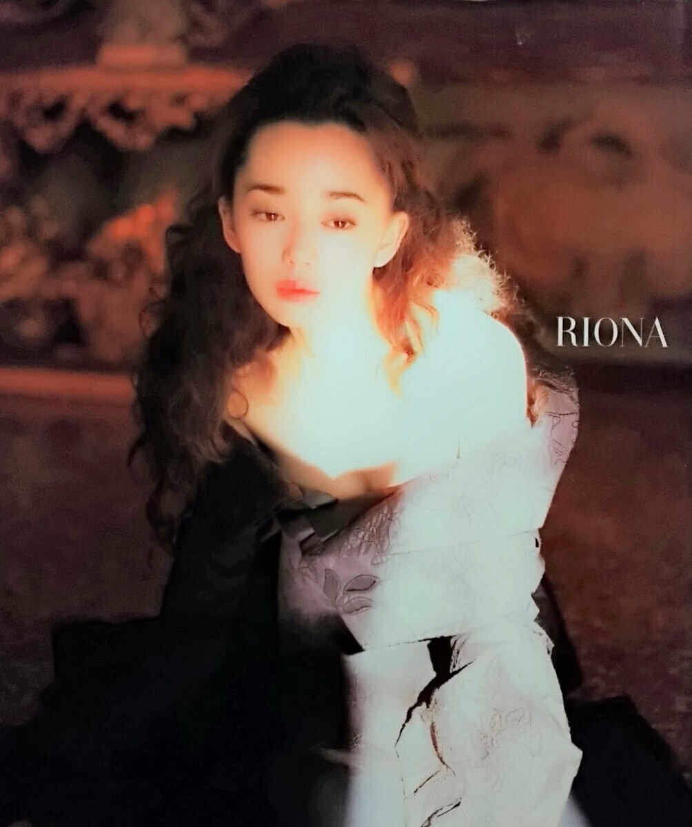 Yahoo!オークション - RIONA 葉月里緒奈 写真集 篠山紀信 ぶんか社